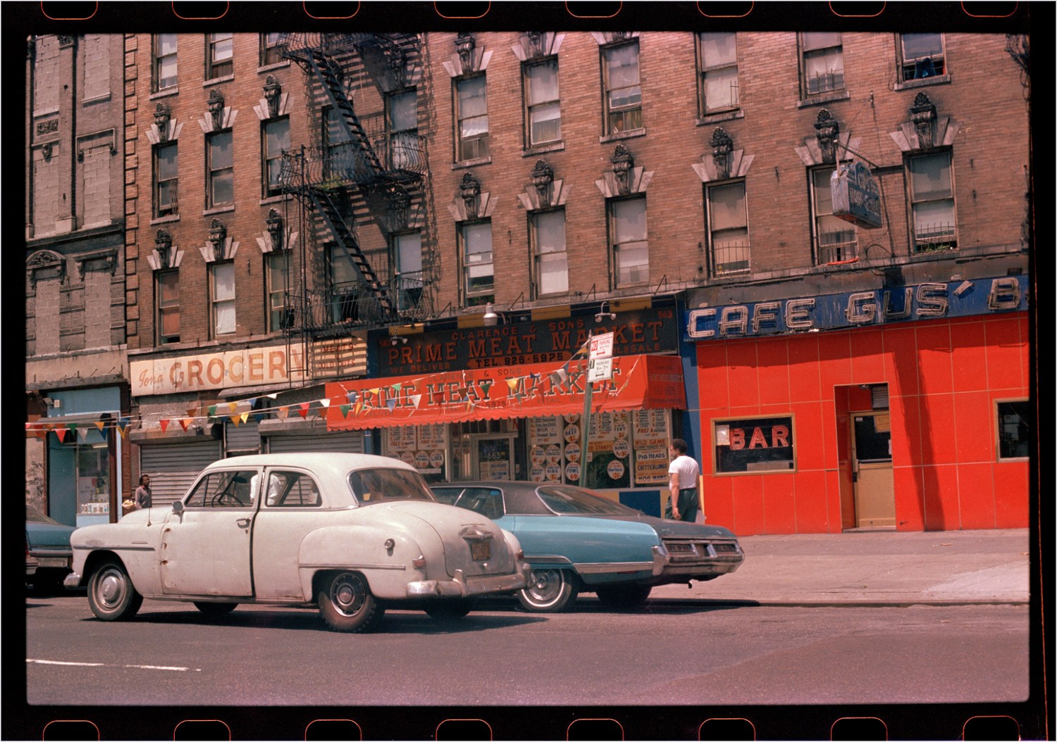“Gus’s Cafe” Harlem 1985 – Black and White Street Photographs of New ...
